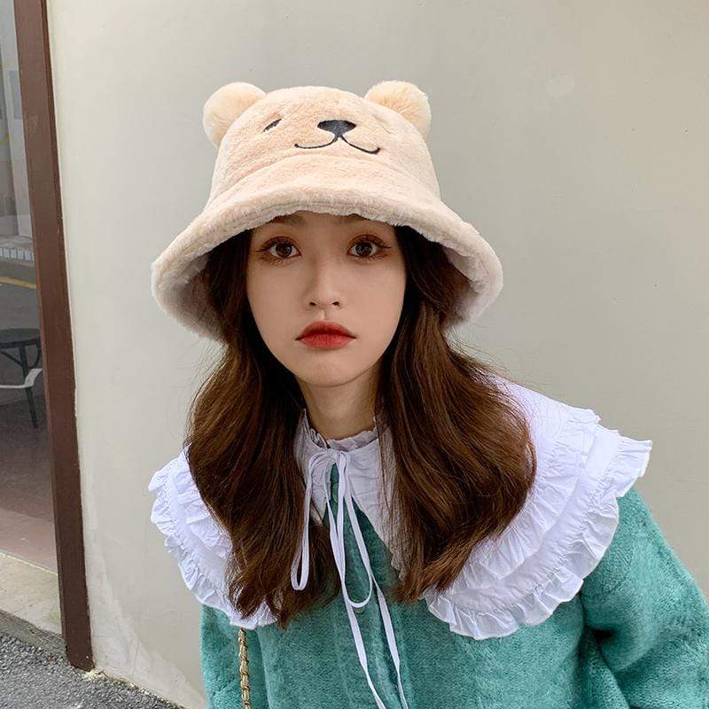 Plush Kuma Bucket Hat | White Tanuki
