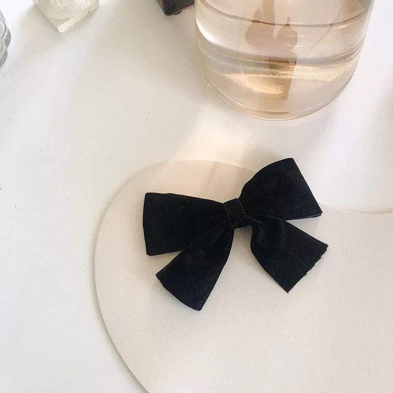 Aesthetic Black Bows | White Tanuki